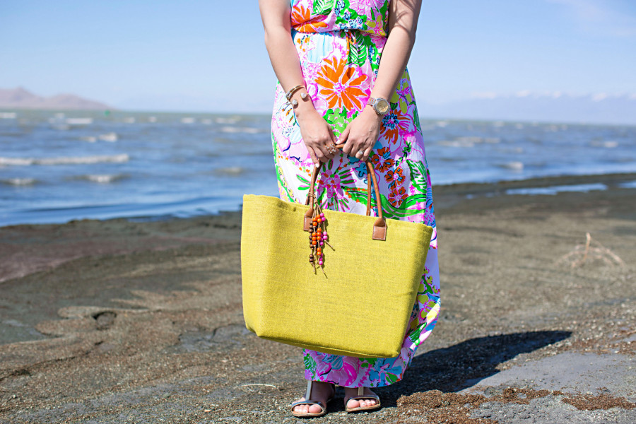 Two Ways To Style a Summer Tote | SandyALaMode