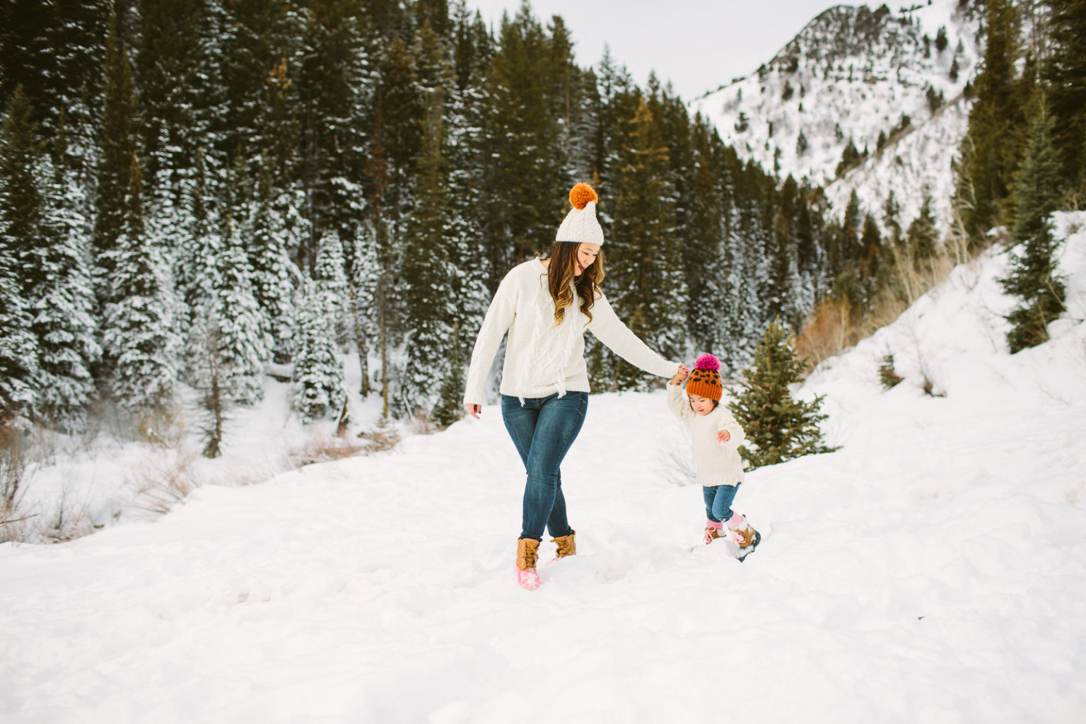 Stylish Snow Boots Guide | Winter Fashion | Sandy A La Mode