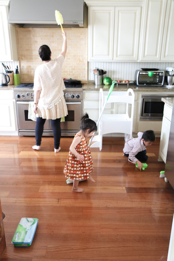 How To Save Time Cleaning: 5 Tips | Family | Sandy A La Mode