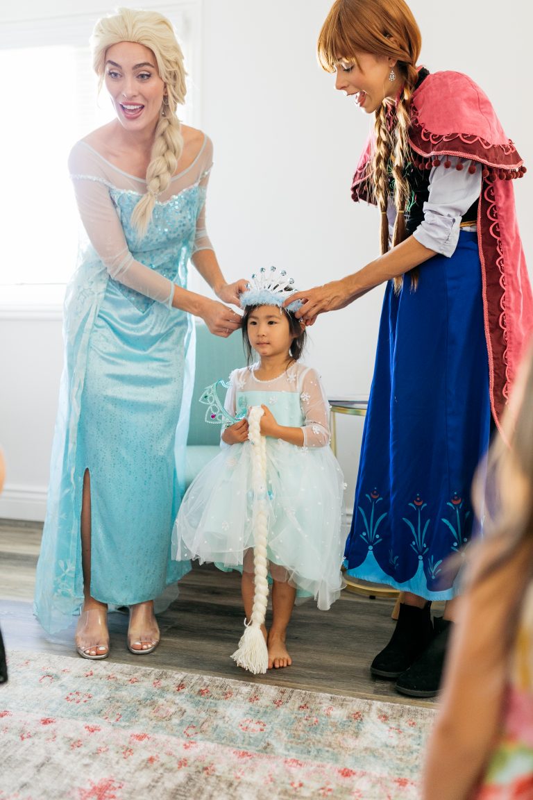 Vivian's 4th Birthday Frozen Ice Princess Party | Sandy a la Mode